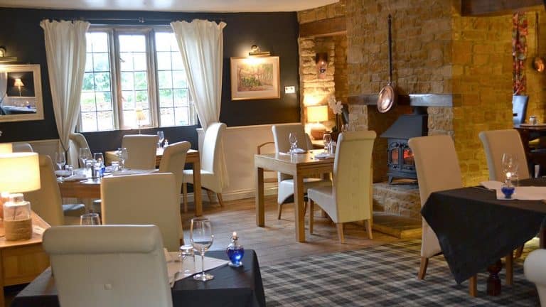 Bar & Restaurant – The Kings Arms